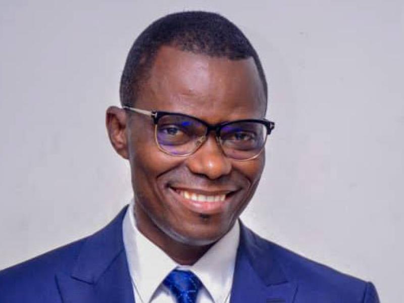 Eliezer Ntambwe salue la convocation de l'électorat en RDC et tacle les ...