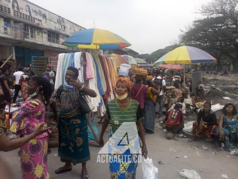 Kinshasa : près d’une année après sa démolition, le marché central ...