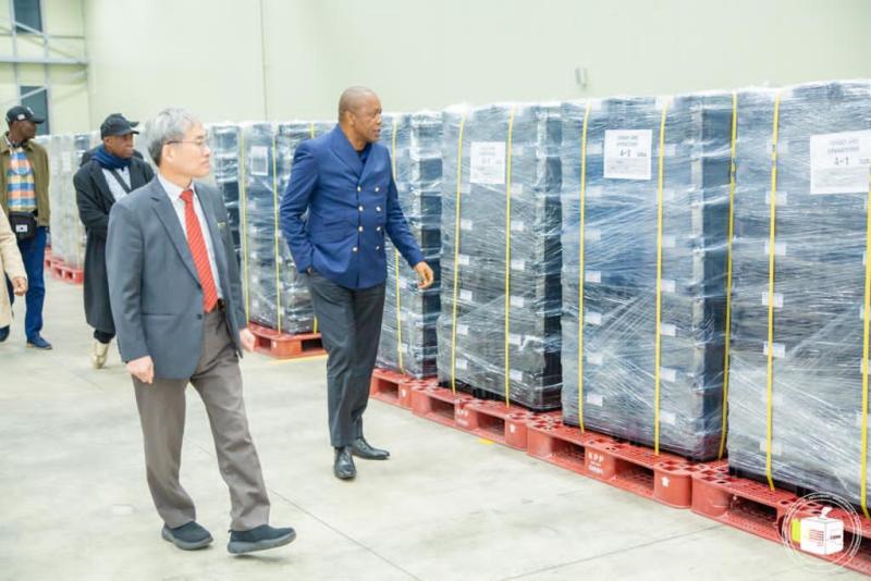 RDC-CENI : 10 000 kits d'enrôlement des électeurs sont en route pour ...