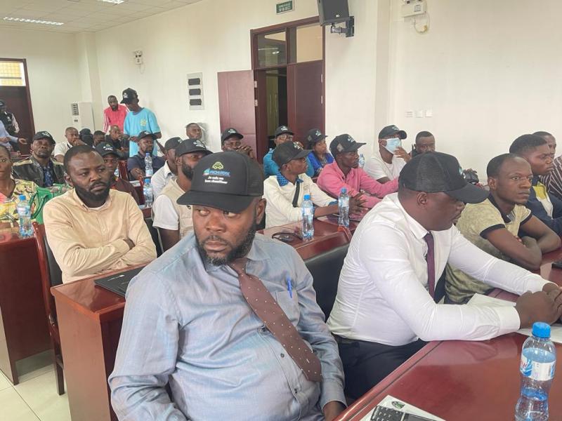 Kinshasa : le ministère provincial des transports forme les conducteurs de taxi "ketch" et taxi ...