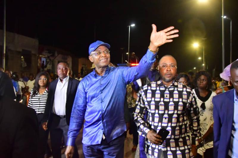 Kinshasa : le gouverneur Gentiny Ngobila lance l'éclairage public de l ... Kinshasa : le gouverneur Gentiny Ngobila lance l'éclairage public de l ...